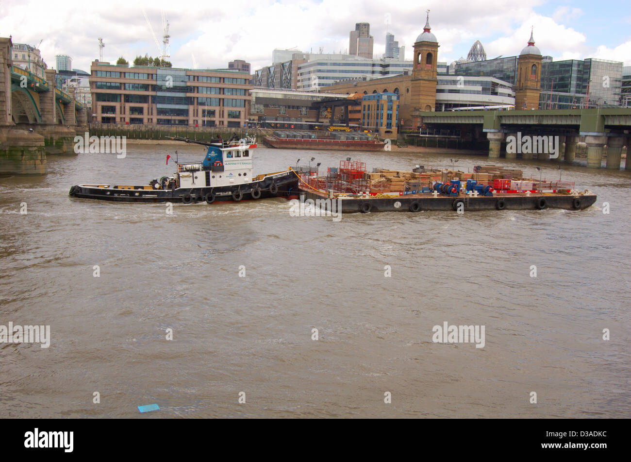 Maintenance barge on the Thames in London, England Stock Photo - Alamy