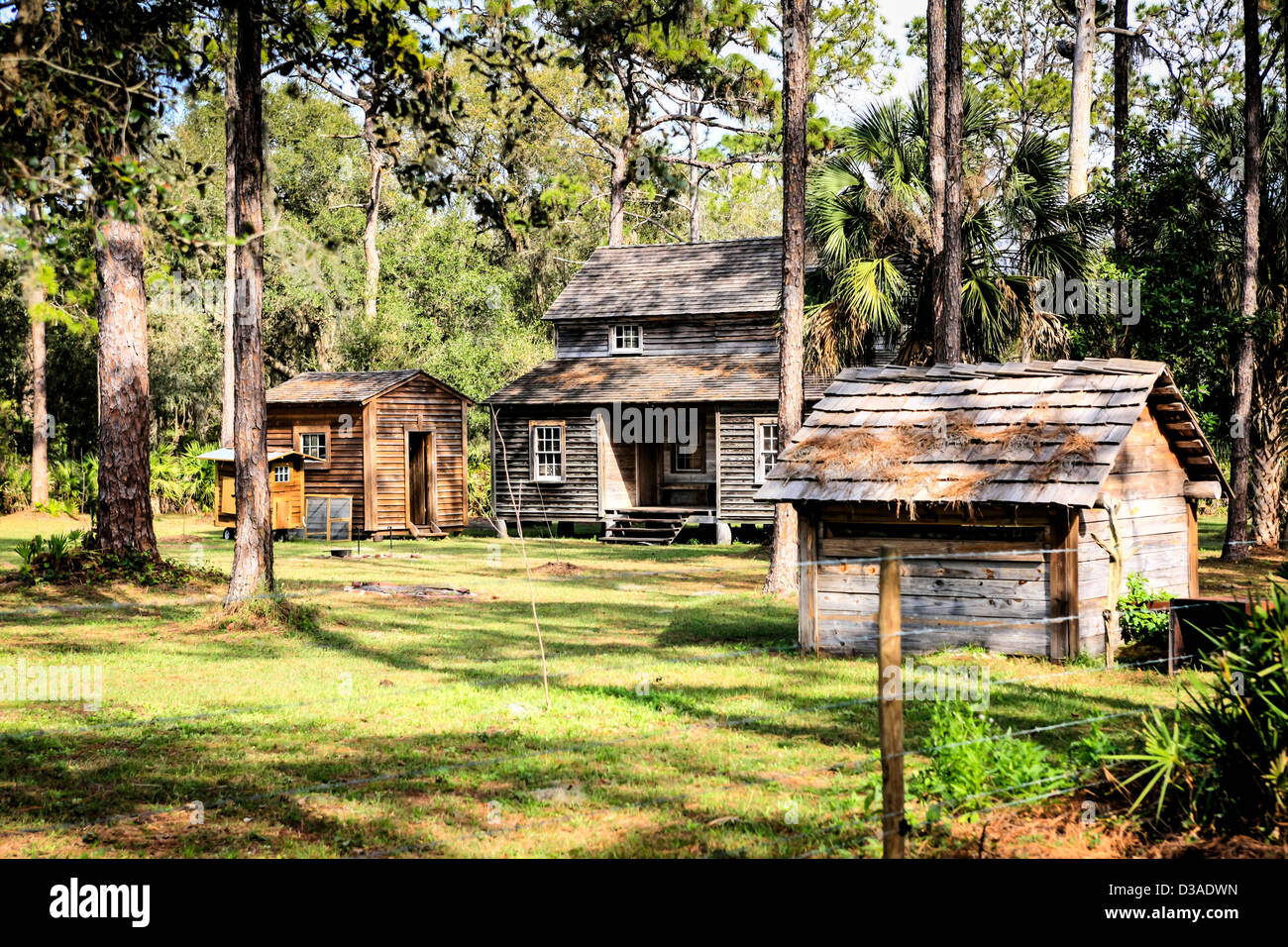 Large wooden shack hi-res stock photography and images - Alamy