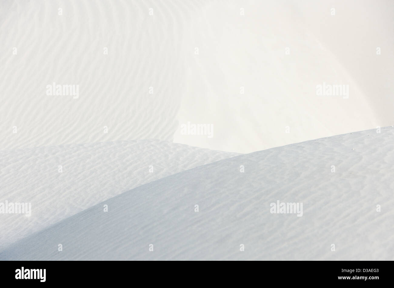 Ridges and waves on white quartz sand Stock Photo - Alamy