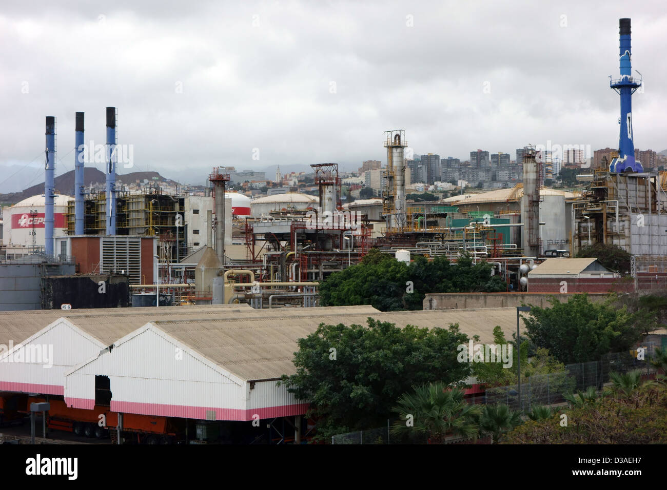 Oil industry petroleum refining hi-res stock photography and images - Alamy