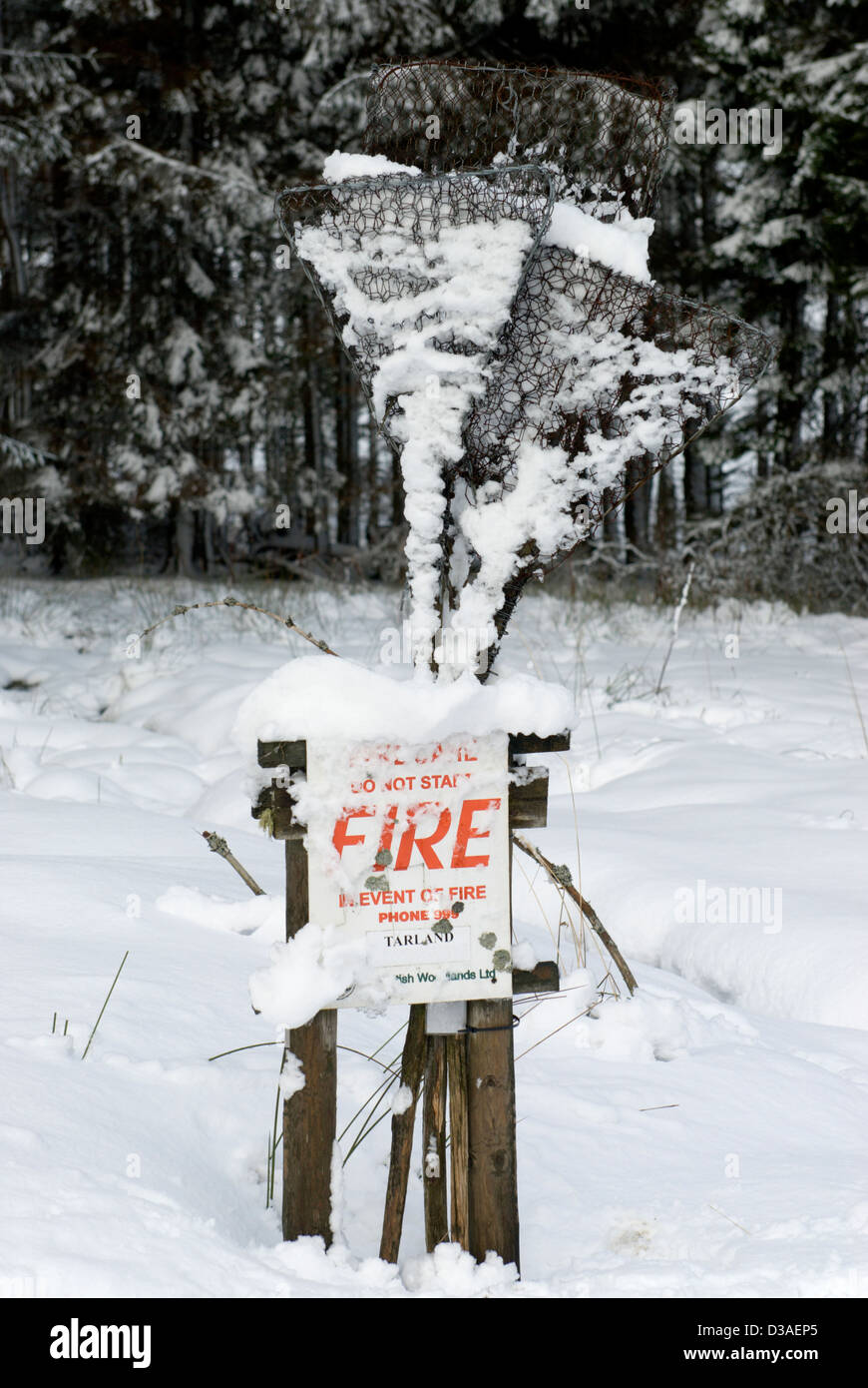 Forest fire sign scotland hi-res stock photography and images - Alamy