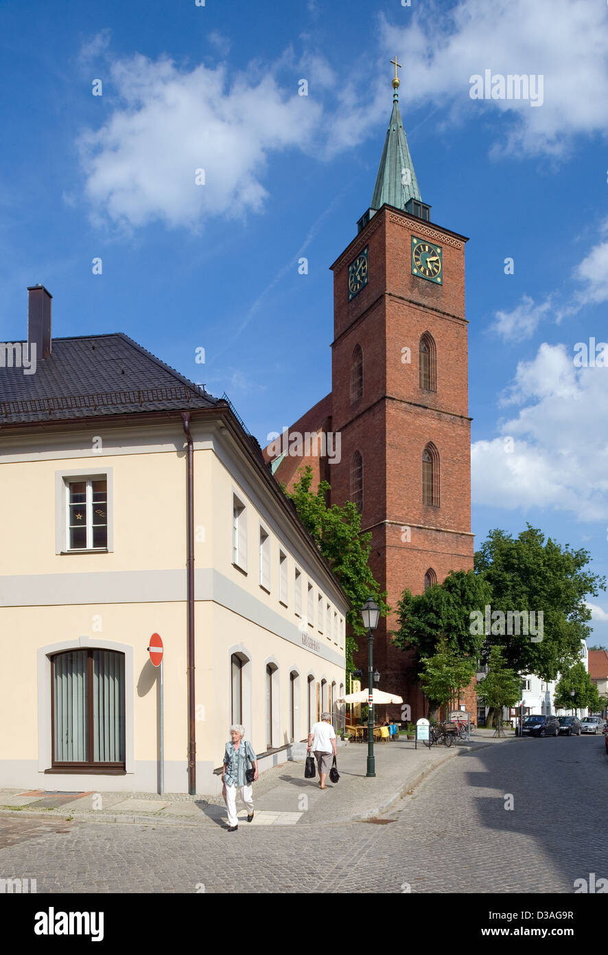 Places of late gothic st marys church hi-res stock photography and ...