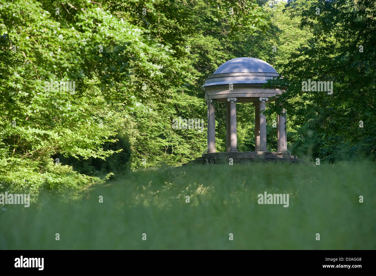 Circular temple hi-res stock photography and images - Alamy