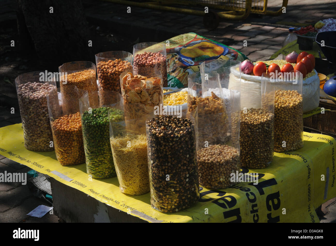 A Mobile Snacks/Nuts stall at Delhi, India Stock Photo - Alamy