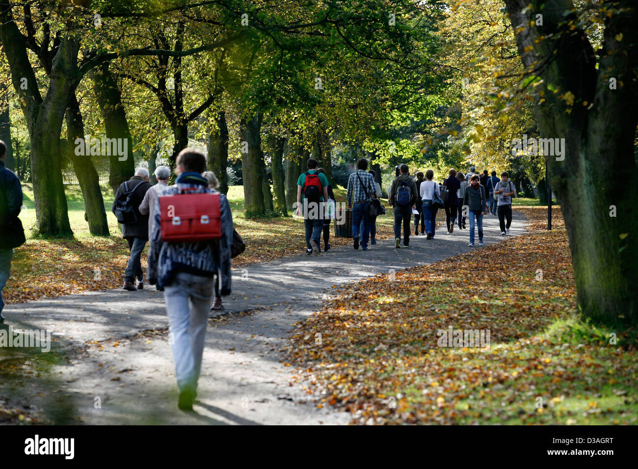 Walking to university hi-res stock photography and images - Alamy