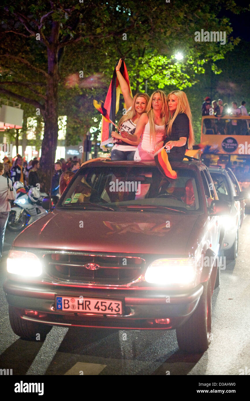 Berlin, Germany, female football fans on a Pick-Up Stock Photo - Alamy