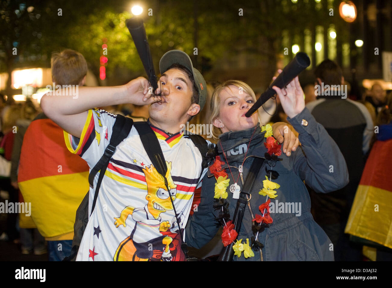 Berlin germany female football fans hi-res stock photography and images ...