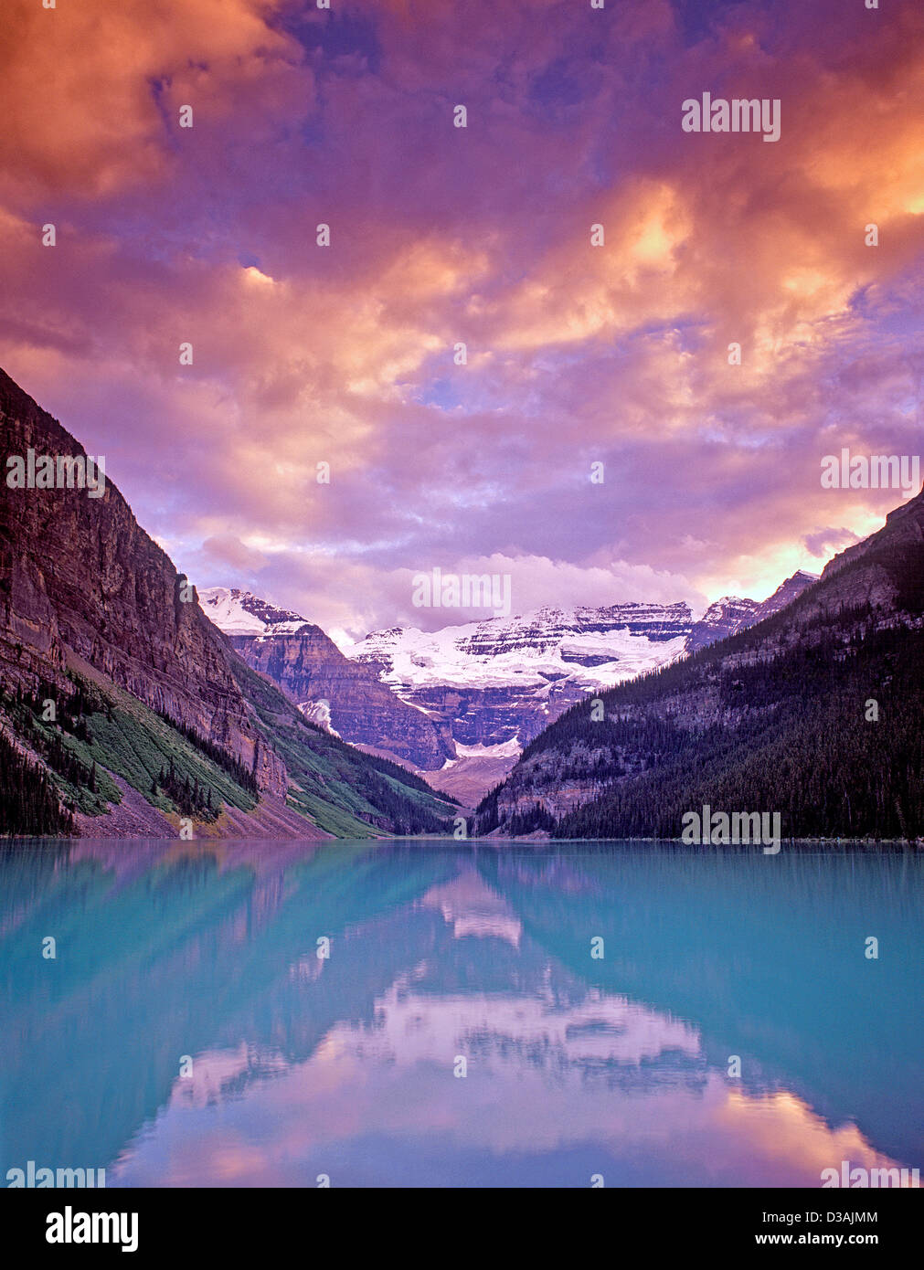 Lake Louise at sunset. Banff National Park, Canada Stock Photo - Alamy