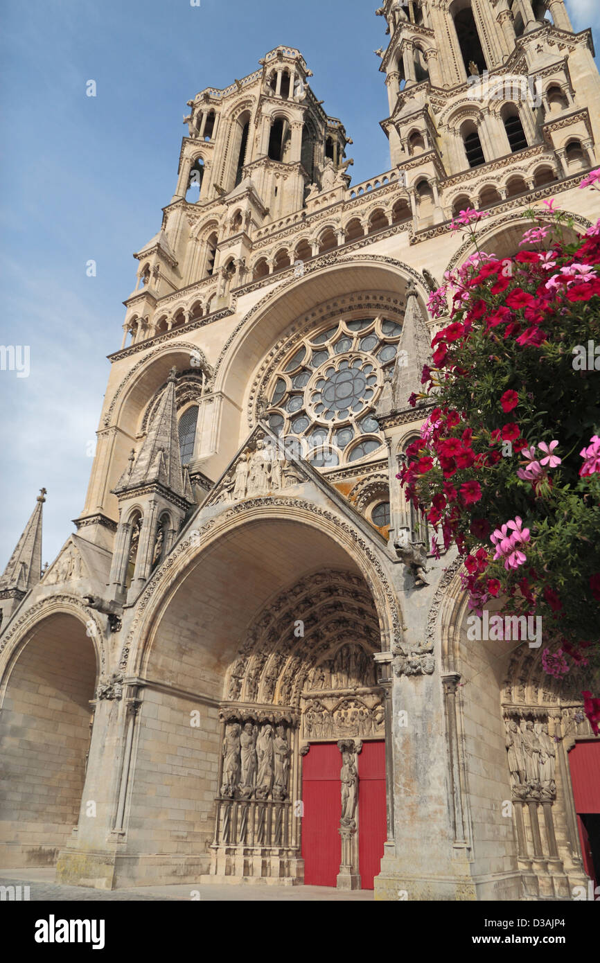 Close up of the front facade to the Gothic Notre-Dame Cathedral in Laon ...