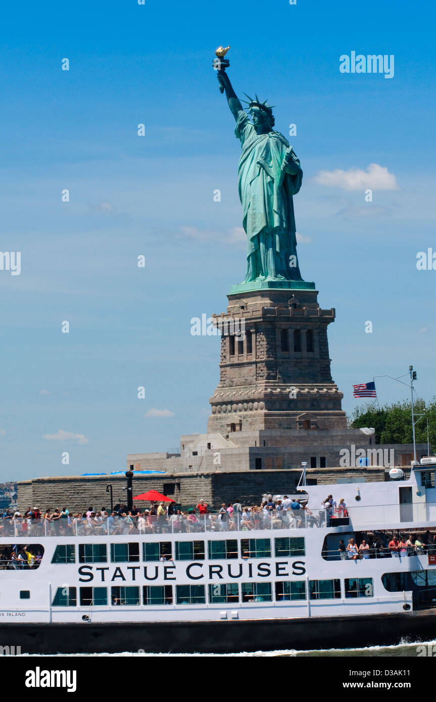 Statue cruises liberty new york hi-res stock photography and images - Alamy