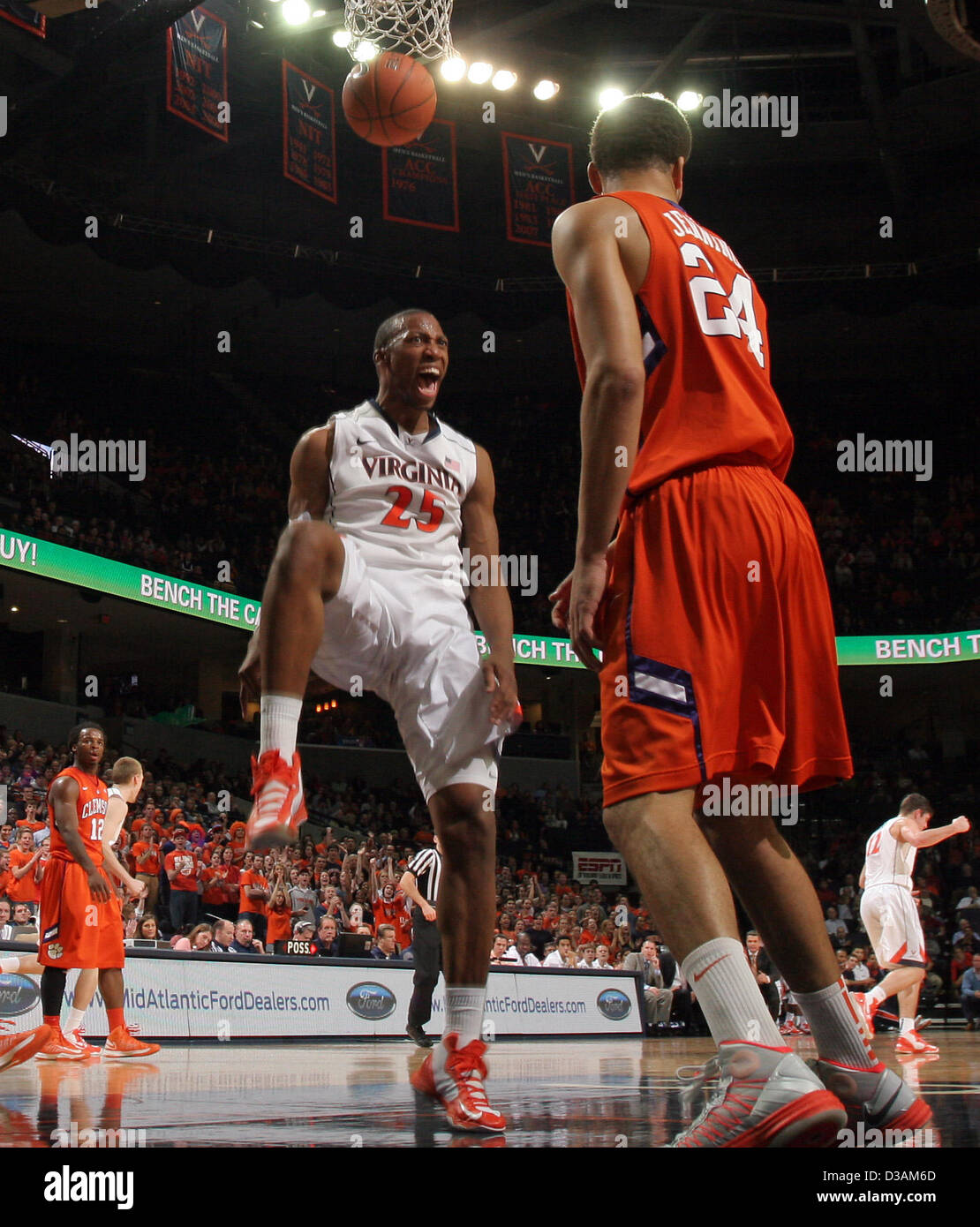 Feb. 21, 2005 - Charlottesville, Va, USA - Virginia forward Akil ...