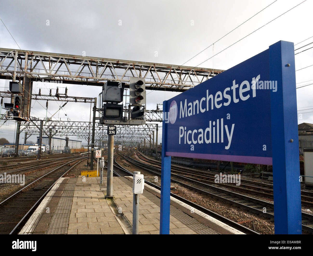 Manchester piccadilly train station sign hi-res stock photography and ...