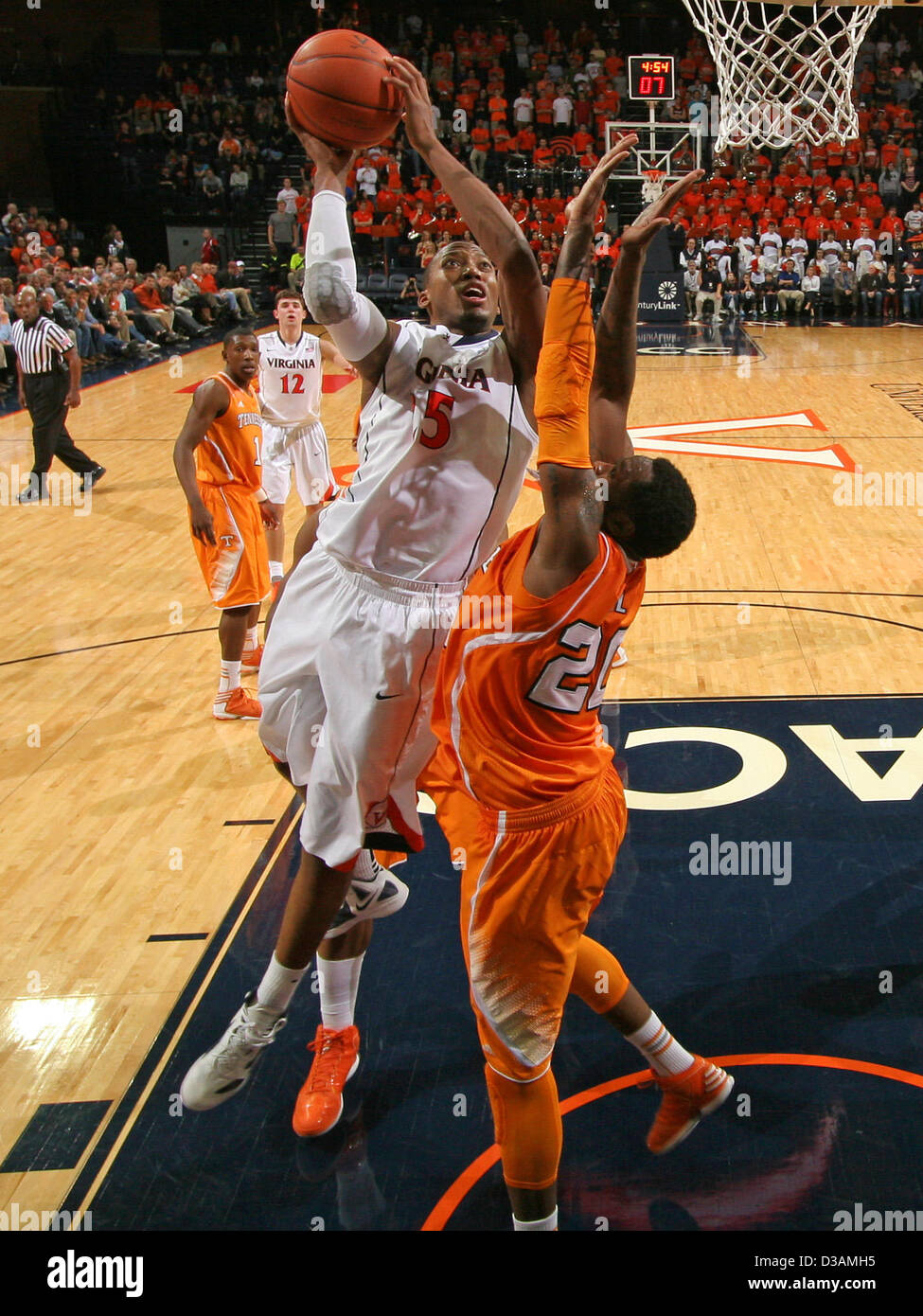 Akil mitchell hi-res stock photography and images - Alamy