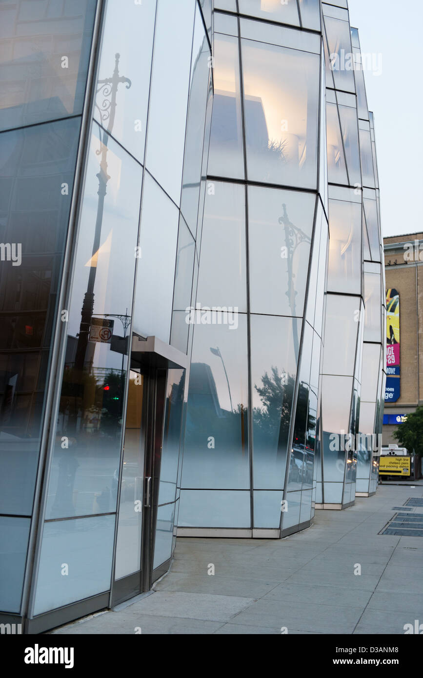 IAC Headquarters offices building by architect Frank Ghery 550 West ...