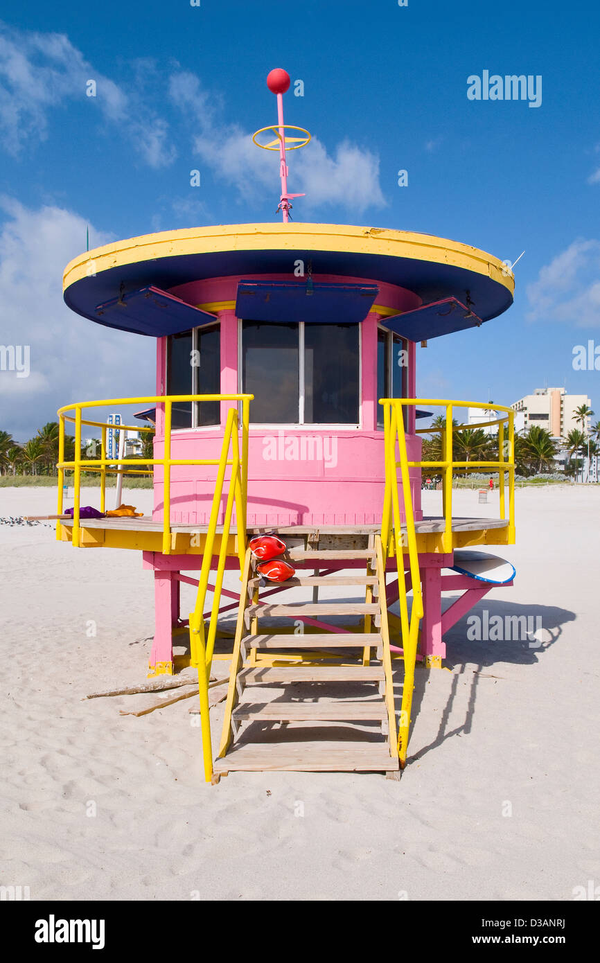 Vibrant Miami Beach lifeguard stand Stock Photo - Alamy