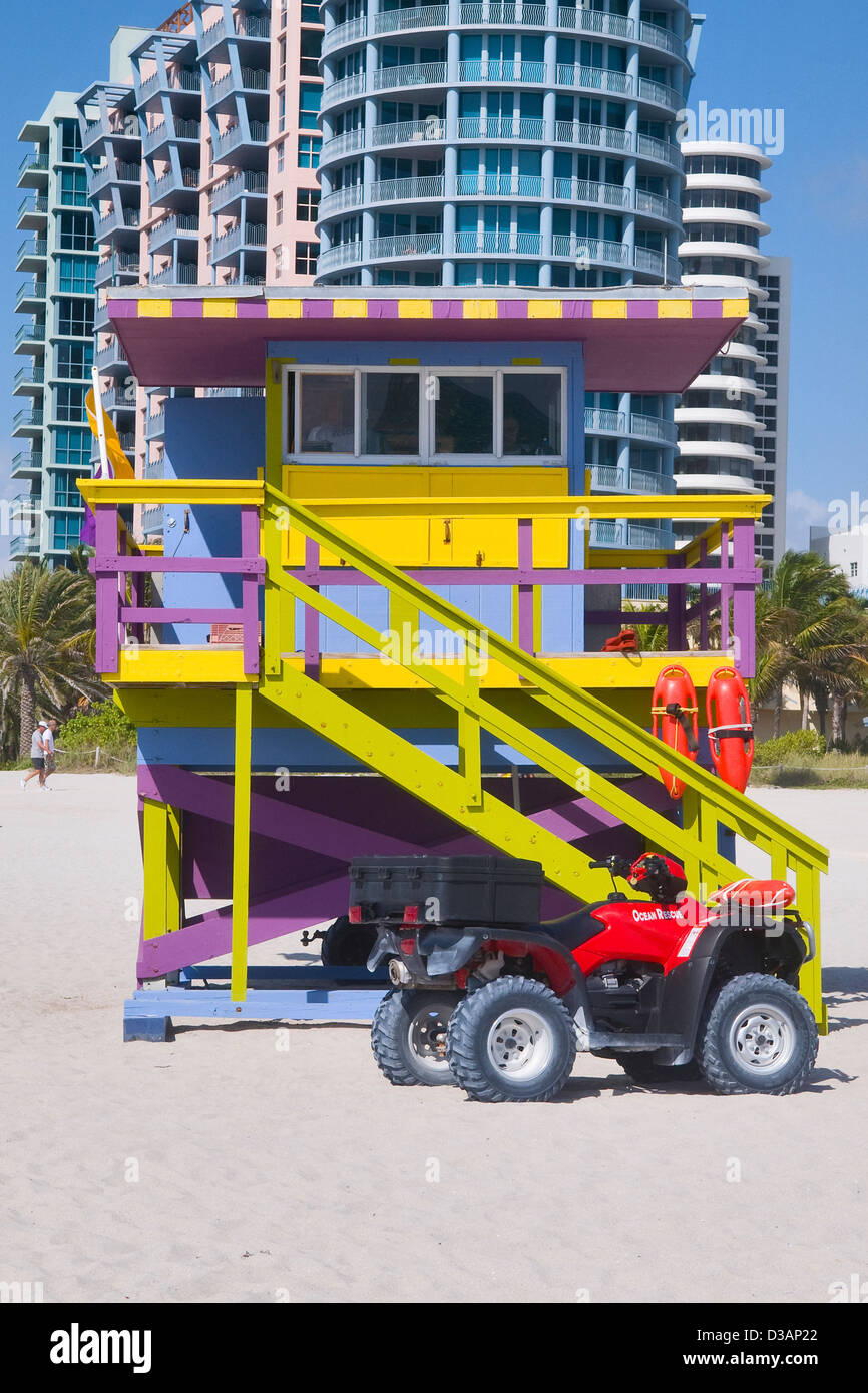 Vibrant Miami Beach lifeguard stand Stock Photo - Alamy