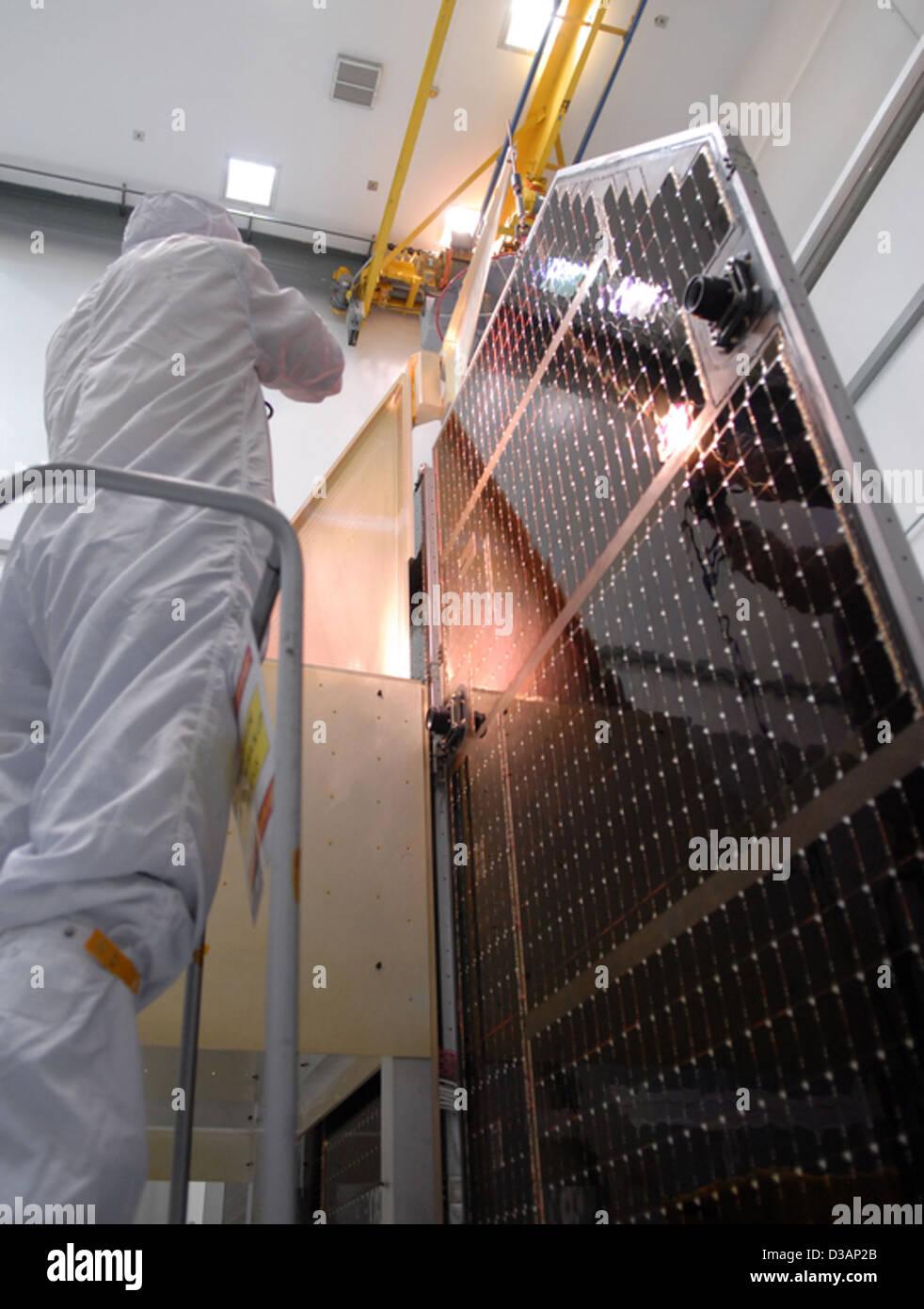 Inspecting Solar Arrays for LRO (NASA, Moon, 6/17/09 Stock Photo - Alamy