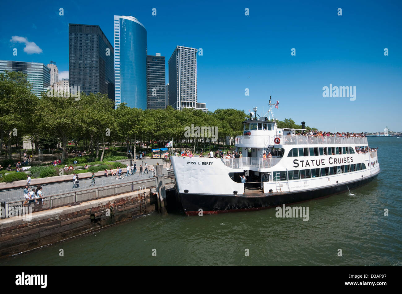 Lower manhattan cruise hi-res stock photography and images - Alamy