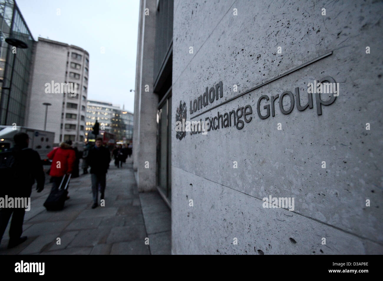 London stock exchange floor hi-res stock photography and images - Alamy