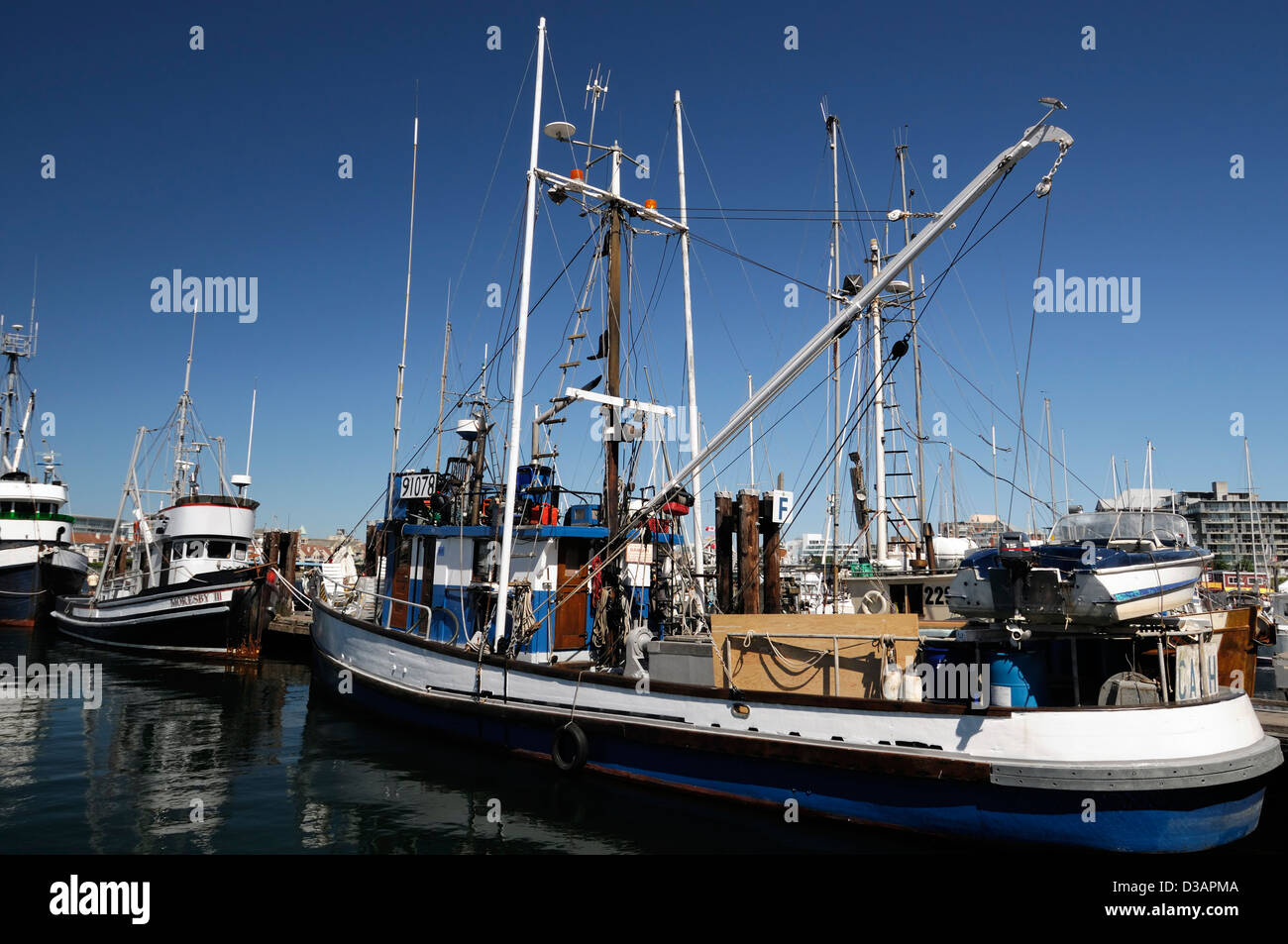 Trawler ship vessel hi-res stock photography and images - Alamy