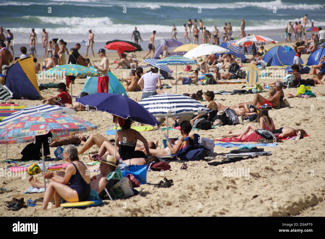 Lacanau, France, bathers on the beach in Lacanau-Ocean Stock Photo - Alamy