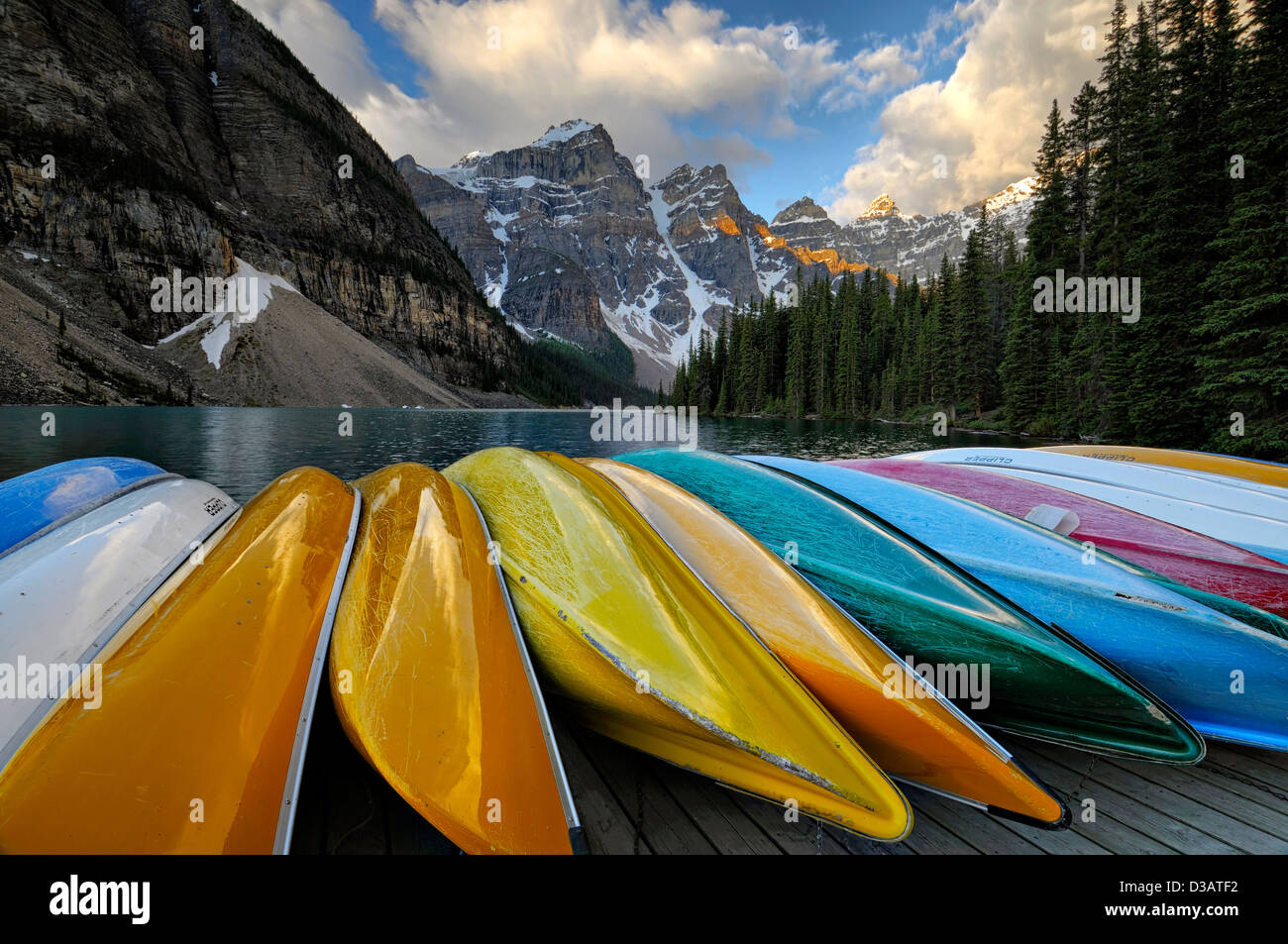 Ten canoes hi-res stock photography and images - Alamy