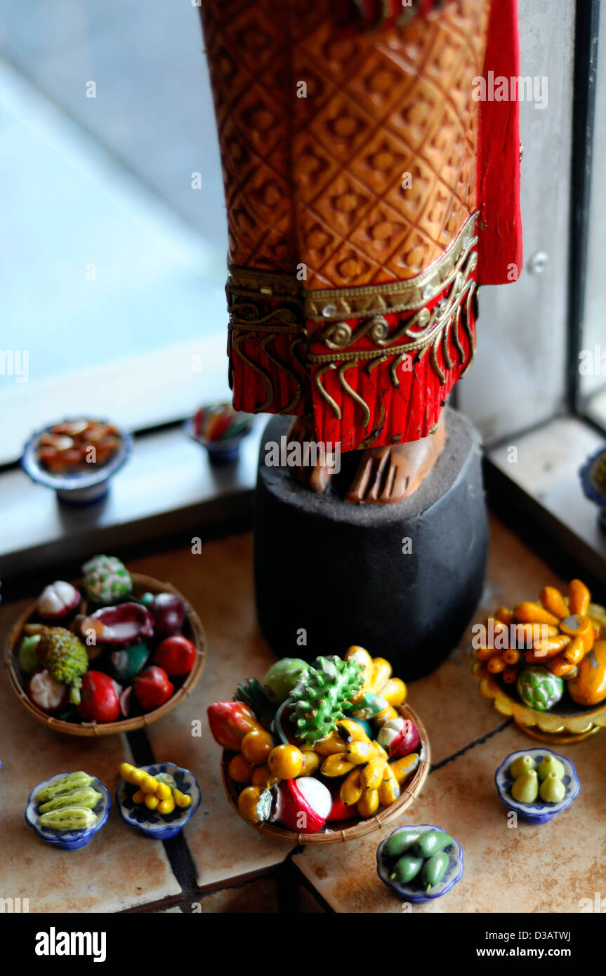 Different feet shape hi-res stock photography and images - Alamy