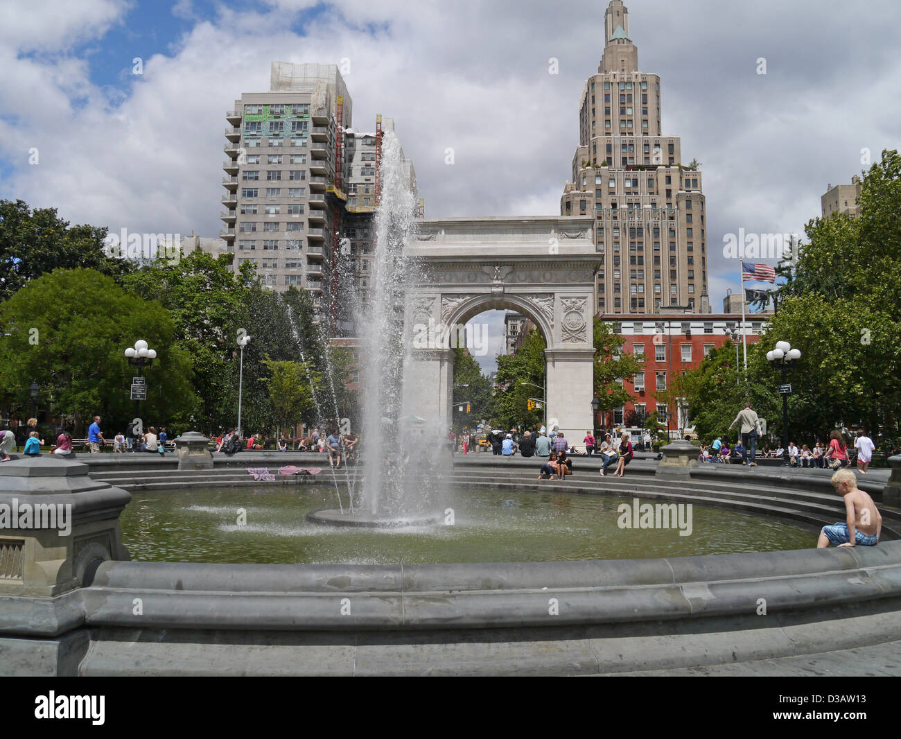 Fountain at washington square park hi-res stock photography and images ... Fountain at washington square park hi-res stock photography and images ...