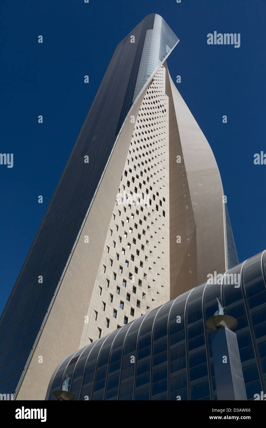 Al Hamra Tower Kuwait Stock Photos & Al Hamra Tower Kuwait Stock Images ...