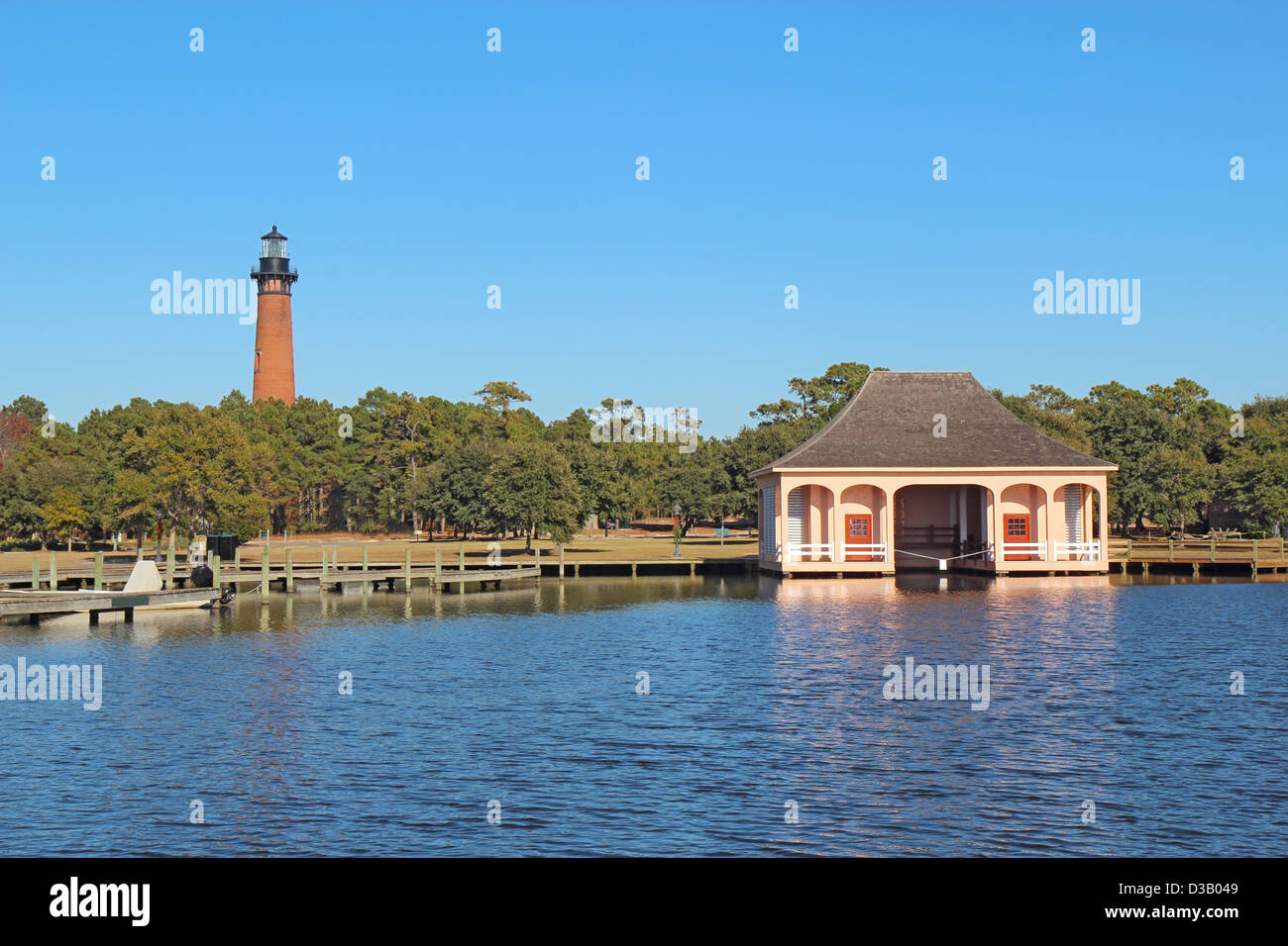 The Currituck Beach Lighthouse and boathouse near Corolla, North ...