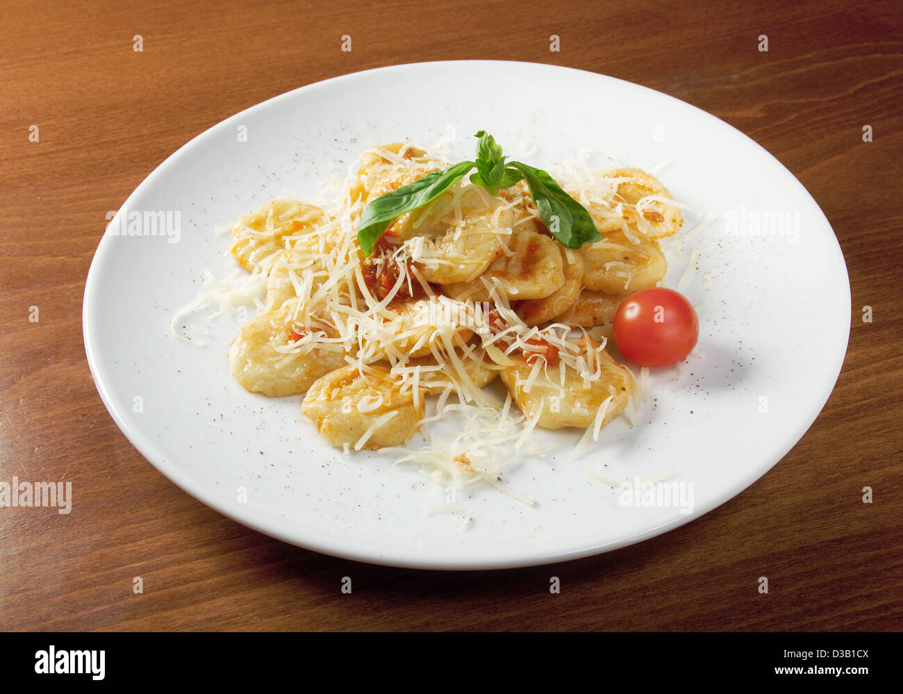 Dumpling dumplings chinese cook hi-res stock photography and images - Alamy