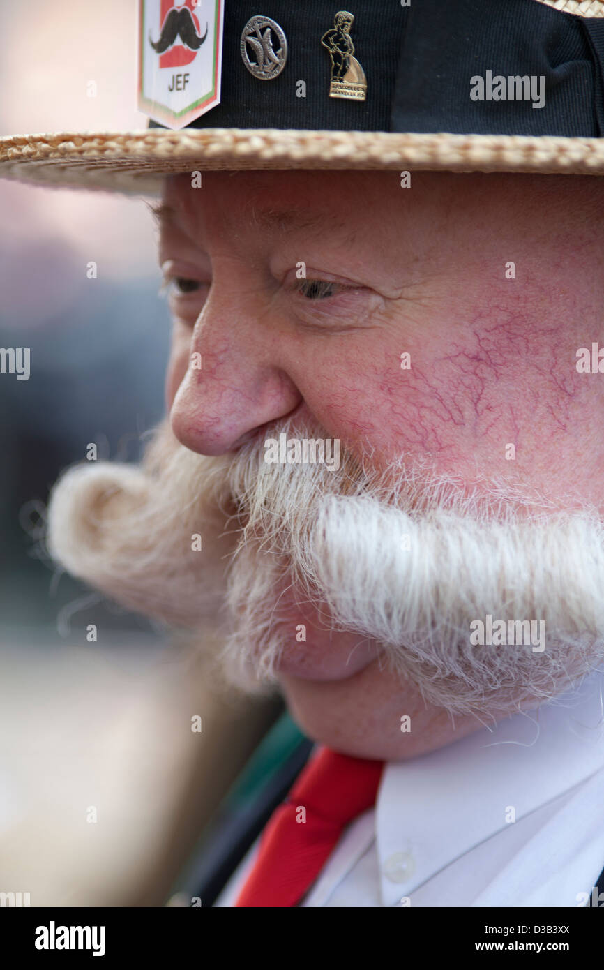 Club member hi-res stock photography and images - Alamy