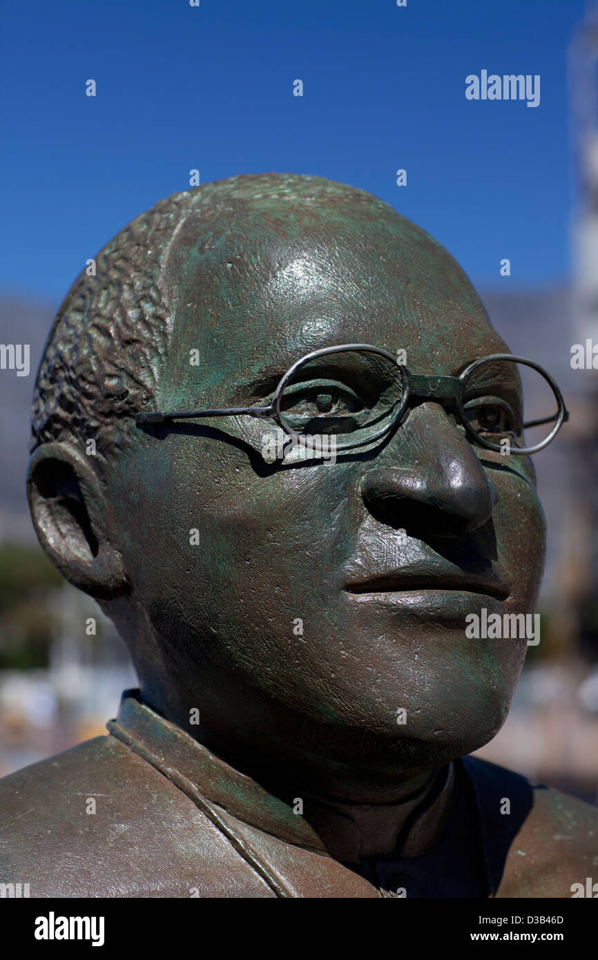 Statue of tutu hi-res stock photography and images - Alamy