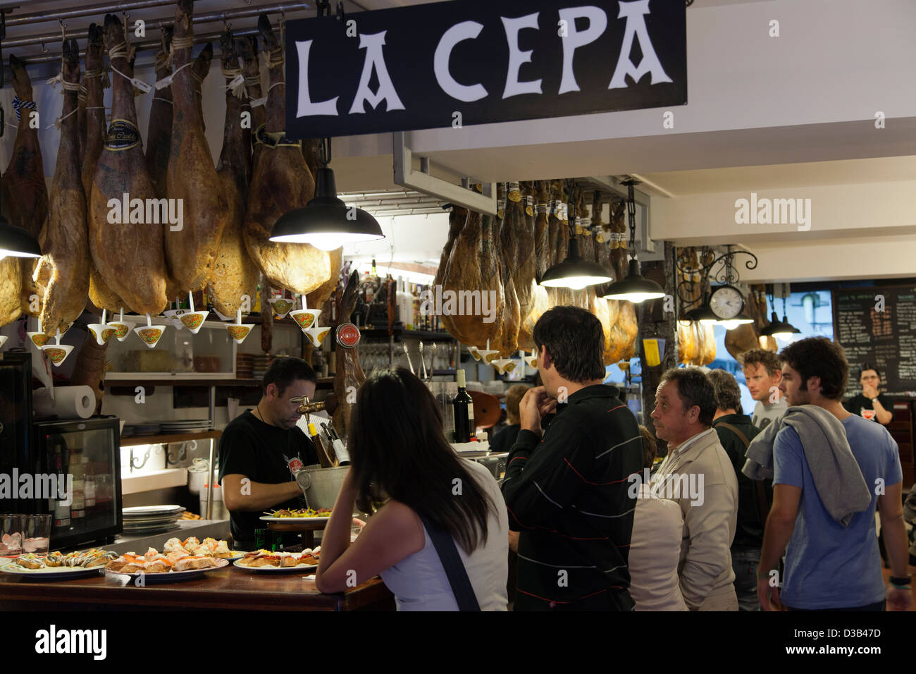 Tapas bar near Basilica de Santa Maria in the Old Quarter ( Parte Vieja ...