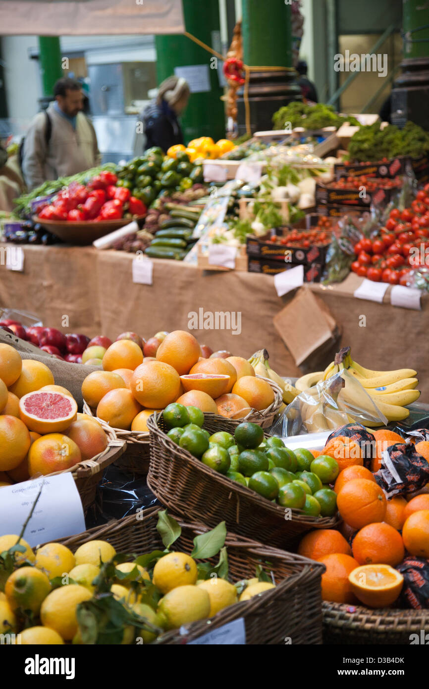 Borough market food stall trader hi-res stock photography and images ...