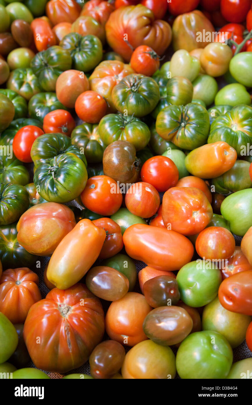 Tomato color hi-res stock photography and images - Alamy