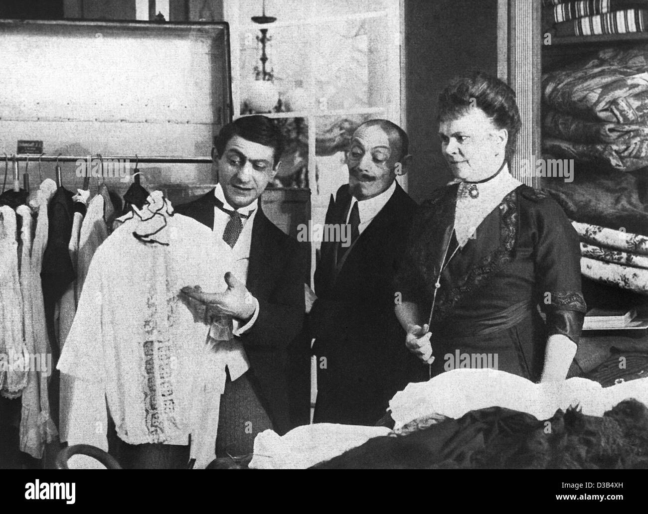 (dpa files) - Ernst Lubitsch plays a part in the German short film 'Der ...