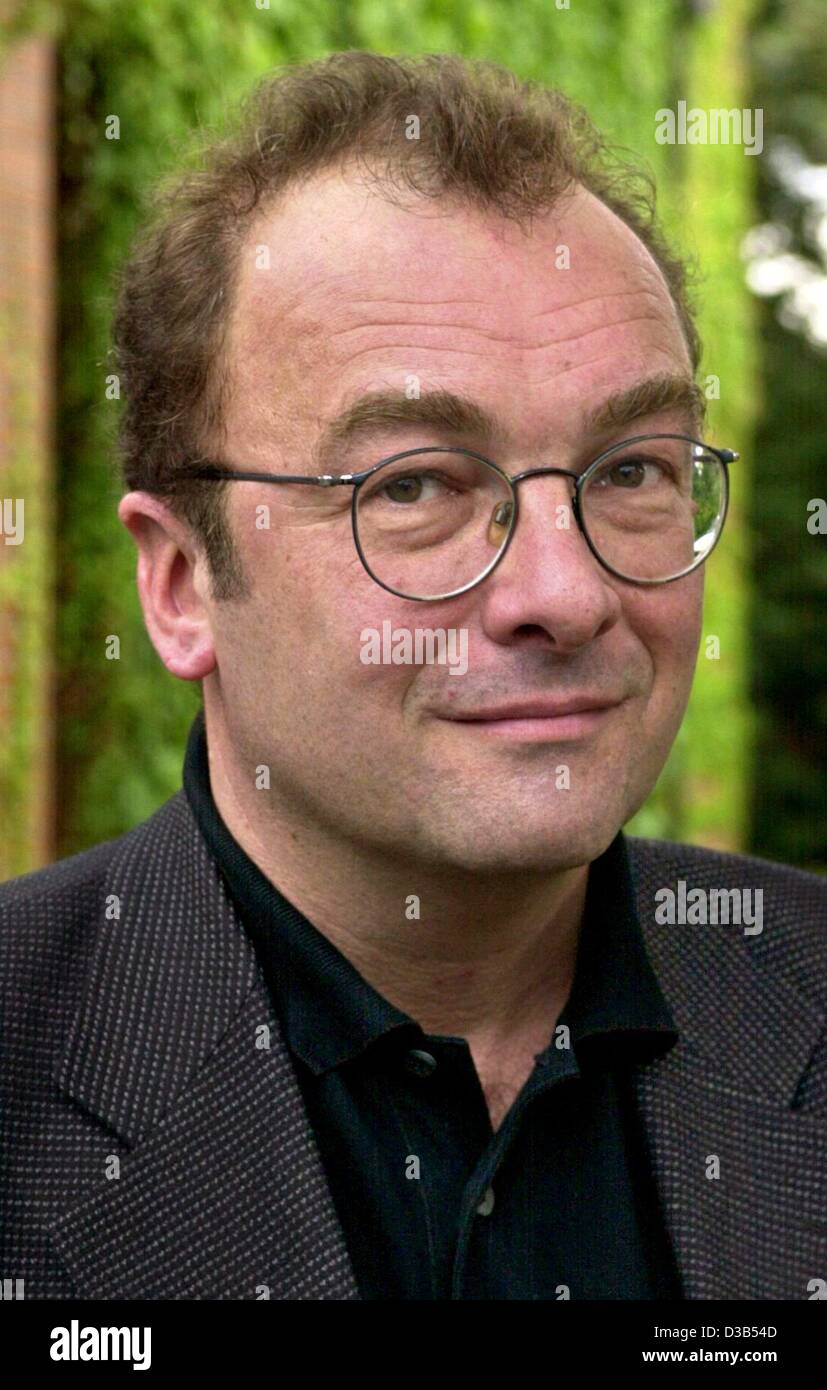(dpa) - Austrian author Robert Menasse, pictured on his way to the ...