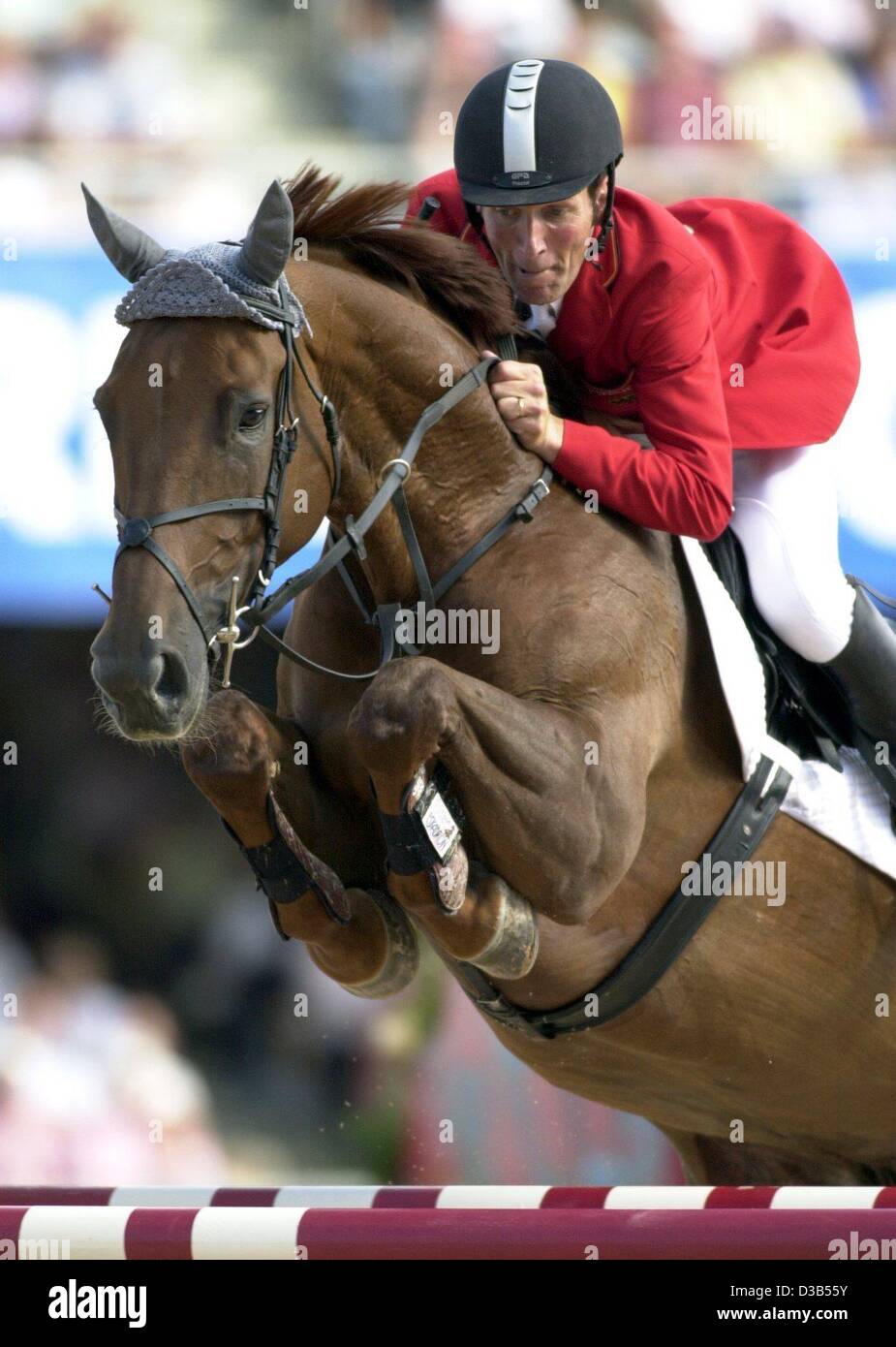 Horse jump fall hi-res stock photography and images - Alamy