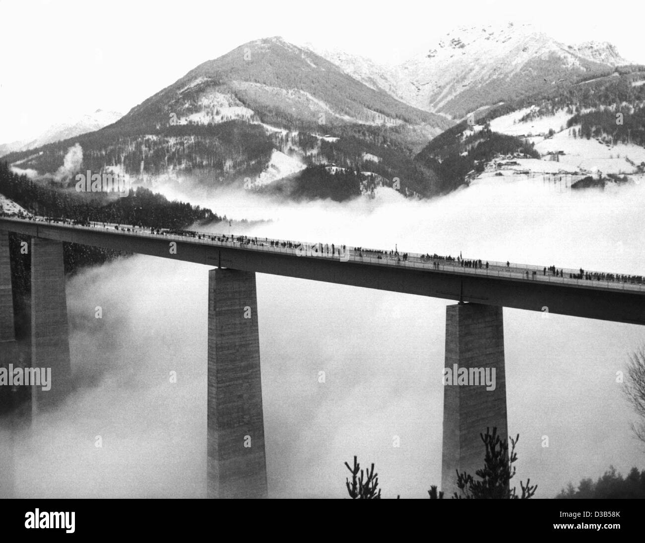 Files valley hi-res stock photography and images - Alamy