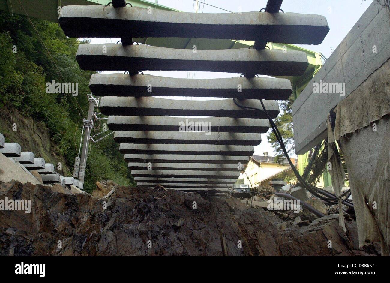 (dpa) - The grounds underneath the 'ICE' highspeed train tracks were ...