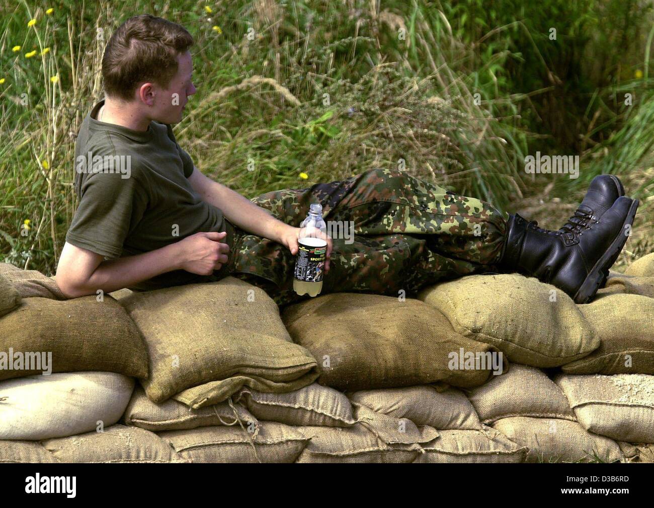Exhausted soldier hi-res stock photography and images - Alamy