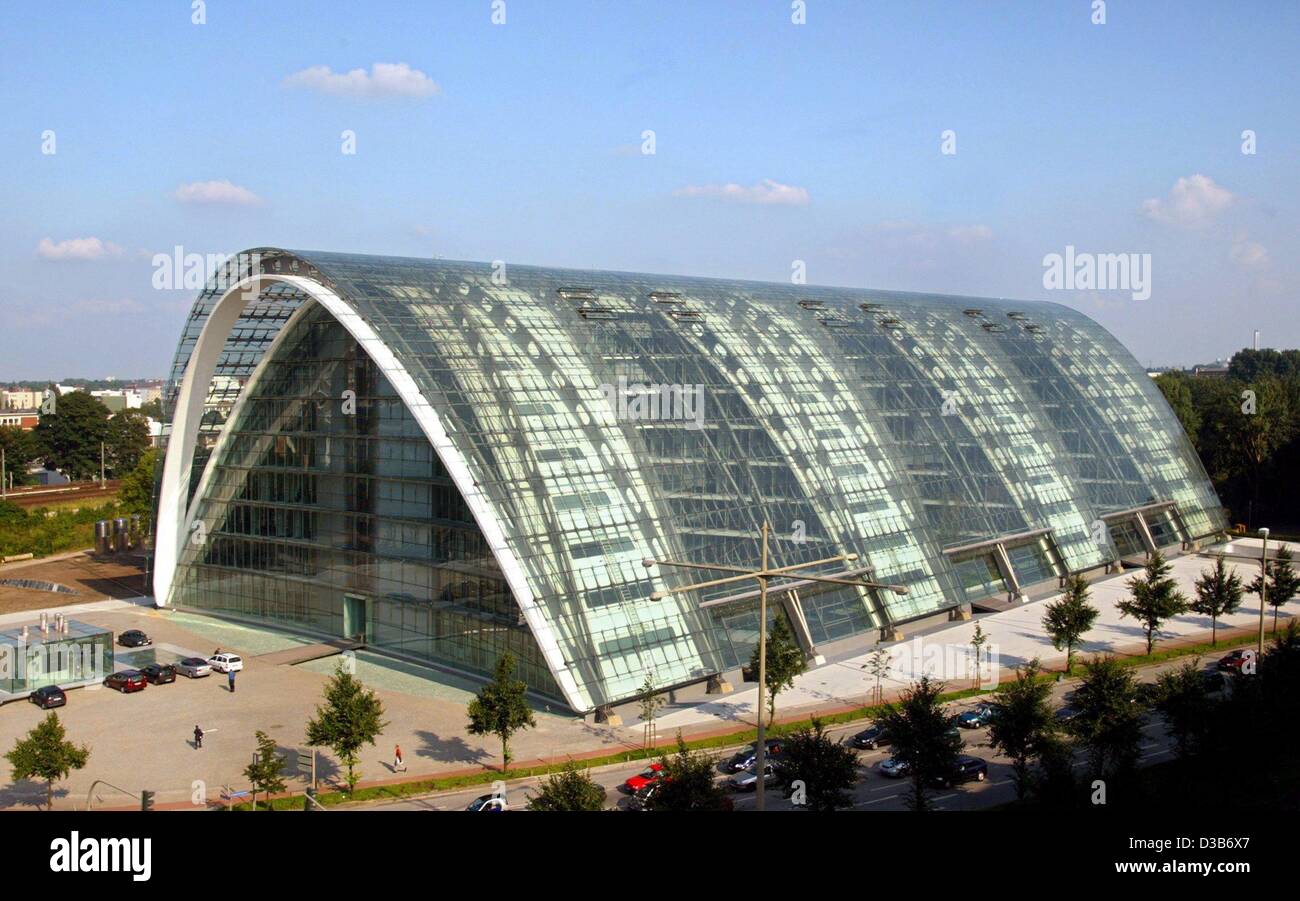 (dpa) - The office building 'Berlin Bow', a glass building without any ...