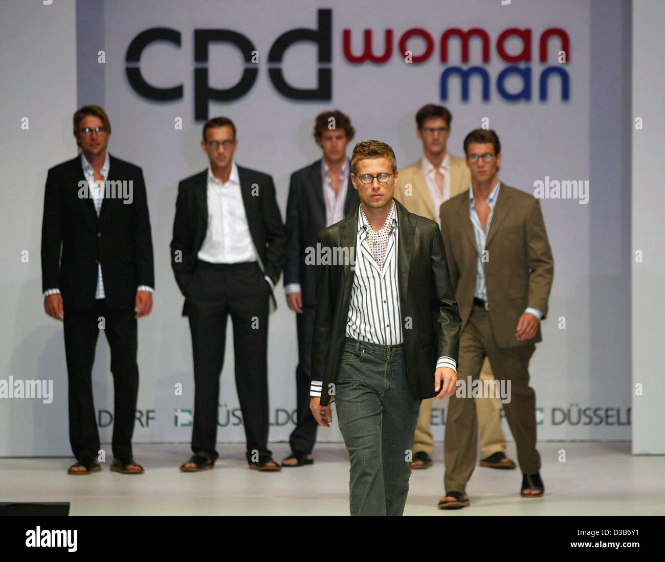 (dpa) - Six male models are showing the spring/summer 2003 collection ...