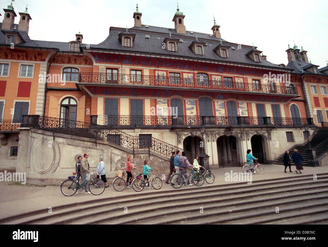 Arts culture entertainment ace monuments and heritage sites castle ...