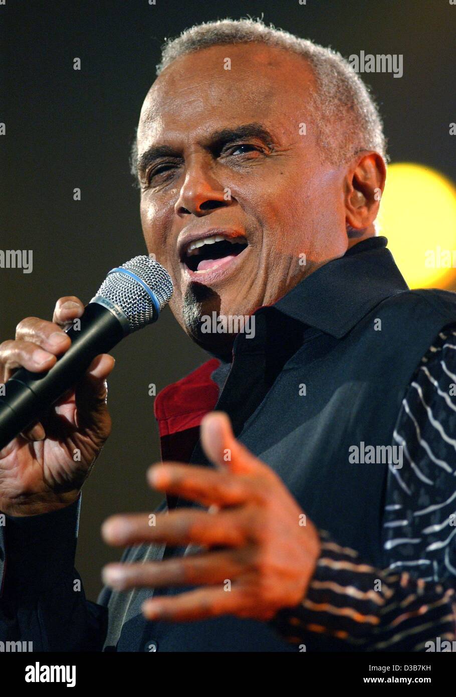 Arts culture entertainment ace music gesture microphone singing germany ...