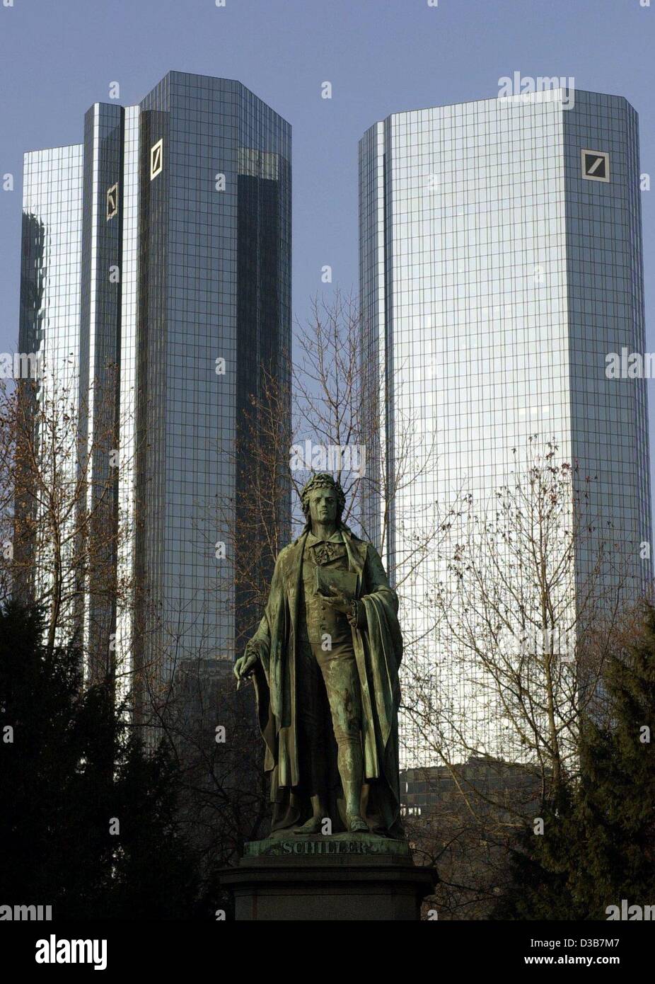 Deutsche bank statue hi-res stock photography and images - Alamy