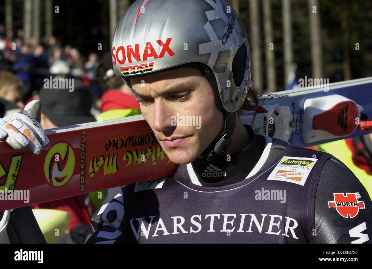 (dpa) - German ski jumper Sven Hannawald looks disappointed after ...