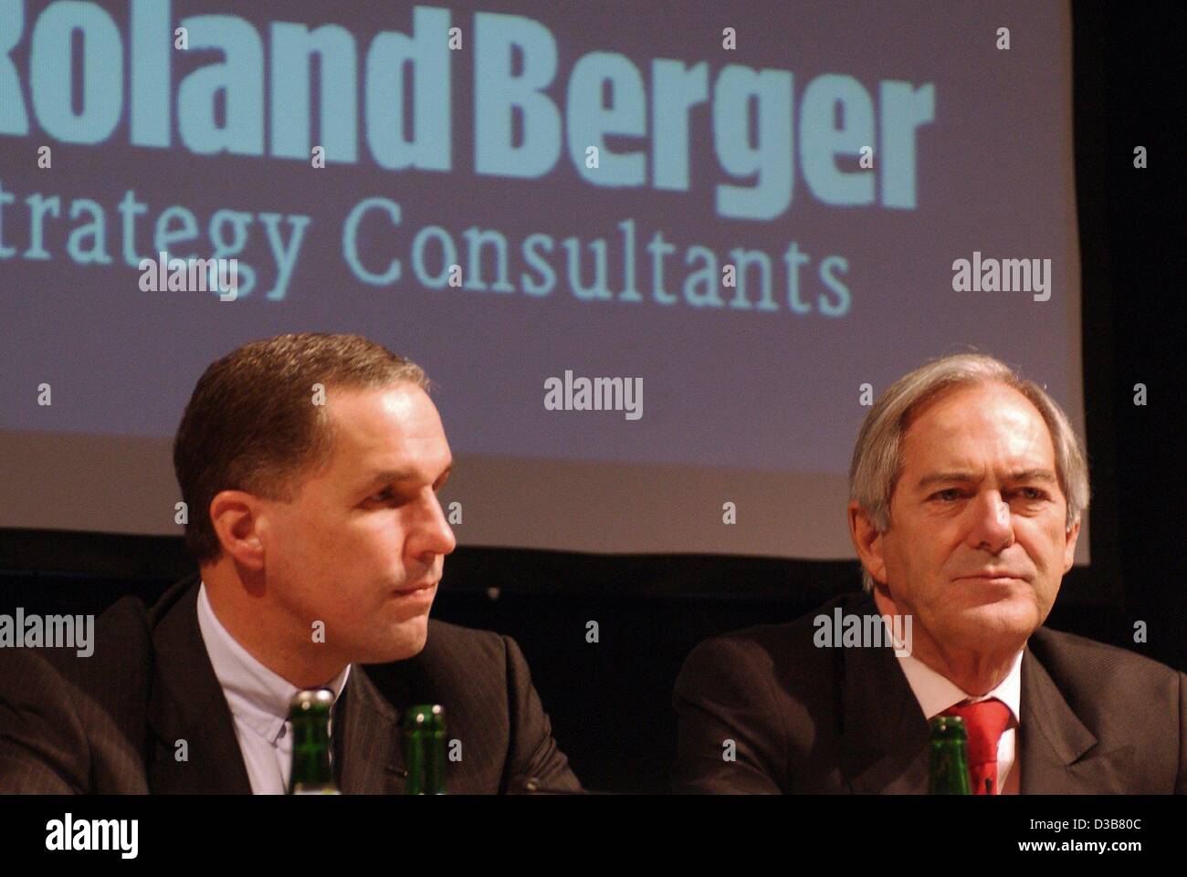 (dpa) - Burkhard Schwenker (L), the new head of the consulting company ...