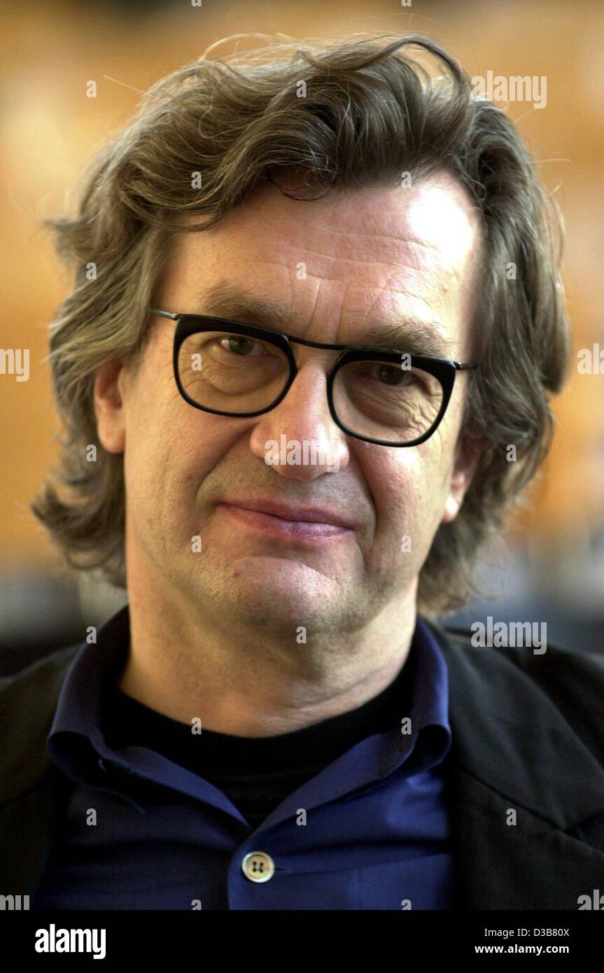 (dpa) - German film maker Wim Wenders pictured in a lecture room of the ...